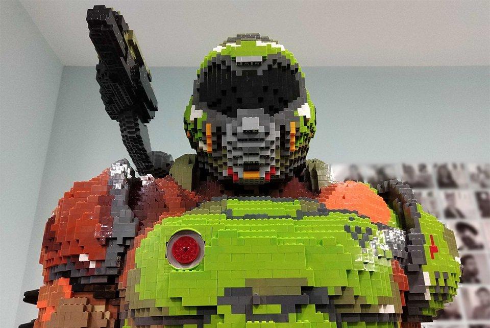 Bethesda showed a life-size Doom Slayer from the designer - Game News 24