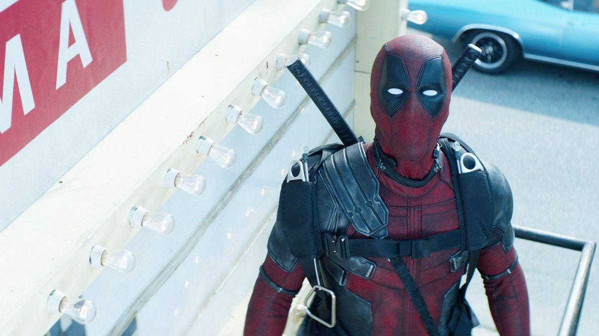 A new set of photos gives fans a first look at Deadpool three - Game ...