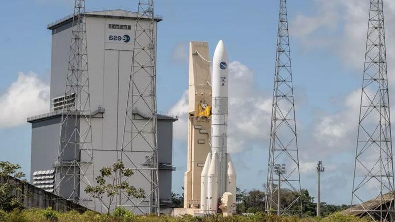 The engines of the newer heavy launcher Ariane 6 have been lit first ...